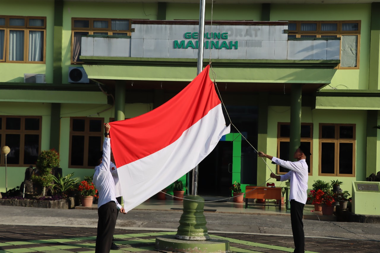 UIN Bukittinggi Gelar Upacara Harkitnas ke-117 Tahun 2025 dengan Tema "Menuju Kebangkitan ...